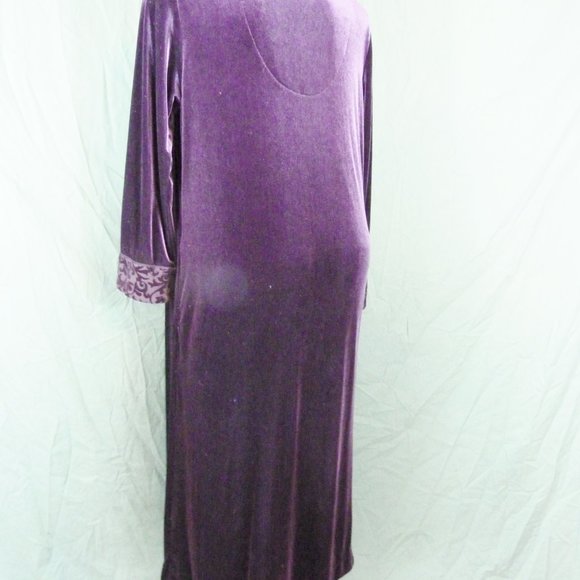 Adonna | Intimates & Sleepwear | Adonna Velvet Robe Housecoat Small ...